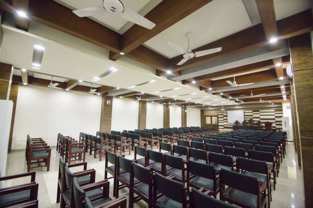 Home - Mukabbir College Gujrat